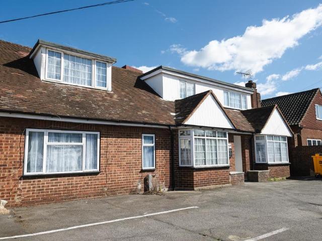 9 bedroom semi detached house to rent