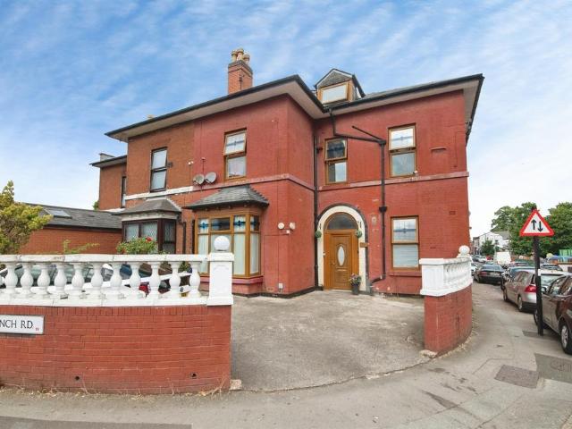 9 bedroom semi detached house for sale