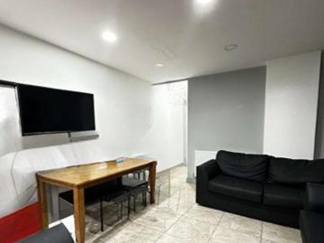 9 Bedroom Semi detached House For Rent In Birmingham