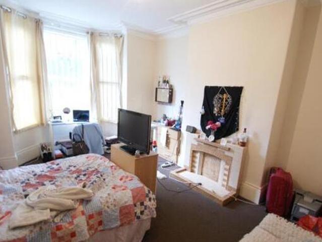 9 Bedroom Semi detached House For Rent In Hyde Park
