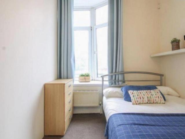 9 Bedroom Shared Living/roommate London London 90559662