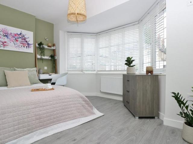 9 Bedroom Shared Living/roommate London London 90562523