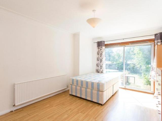 9 Bedroom Shared Living/roommate London London 90562561