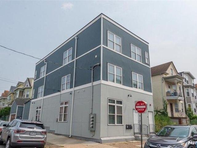 9 bedroom, Paterson NJ 07524 104718686
