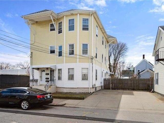 9 bedroom, Pawtucket RI 02860 LS101897174