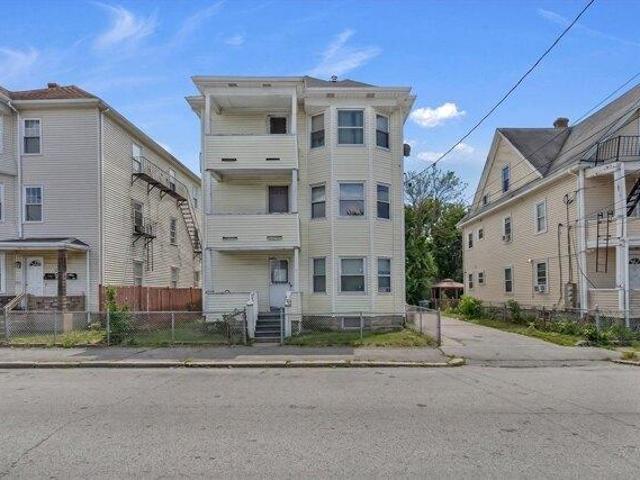 9 bedroom, Pawtucket RI 02861 104444844