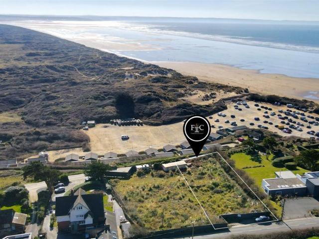 9 bedroom property with land for sale