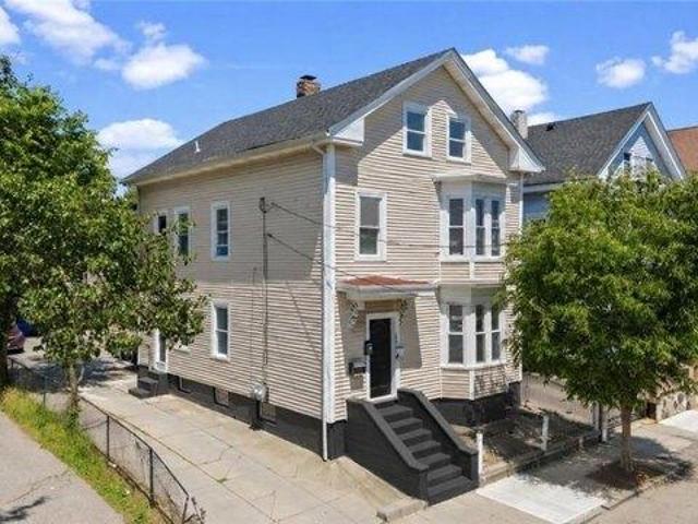 9 bedroom, Providence RI 02907 104720539