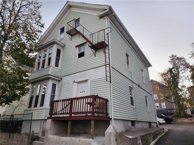 9 bedroom, Providence RI 02909 LS103020459