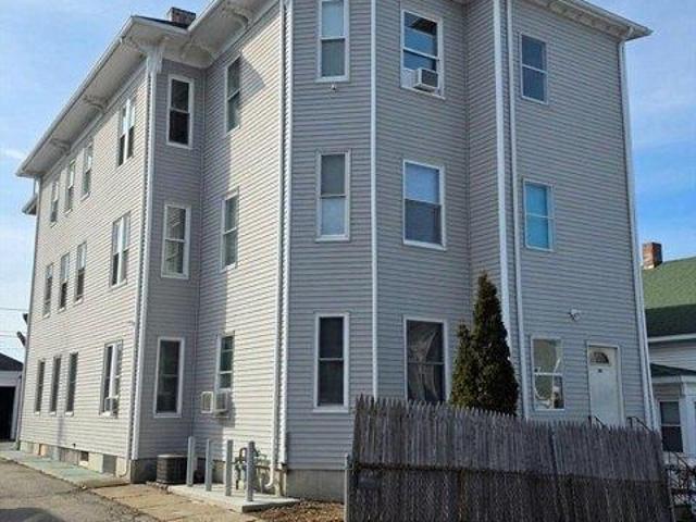 9 bedroom, Worcester MA 01604 LS102960287