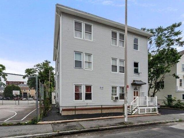 9 bedroom, Worcester MA 01609 104811155