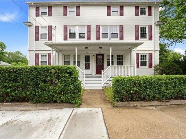 9 bedroom, West Warwick RI 02893 105095712