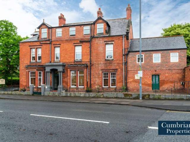 9 Bedroom Town House