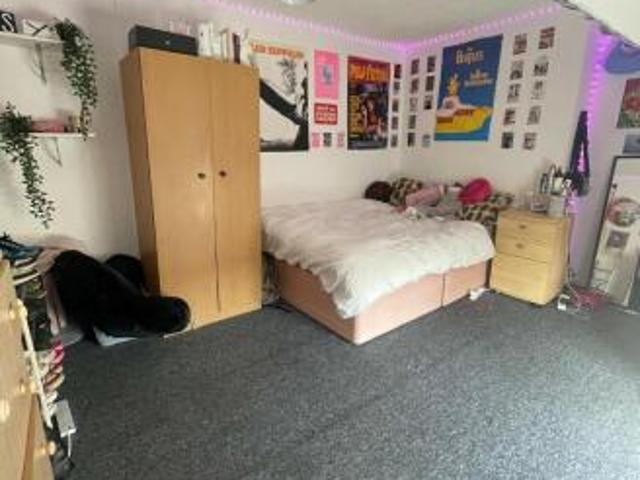 9 bedroom town house for rent in Chatham Street, City Centre, AVAILABLE 2026/27, L7