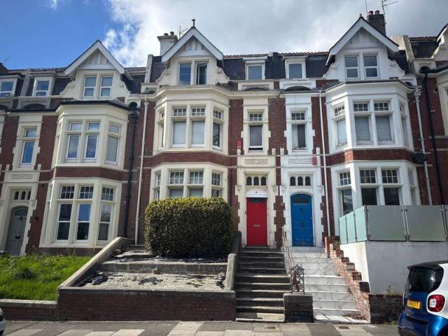 9 Bedroom Terraced House