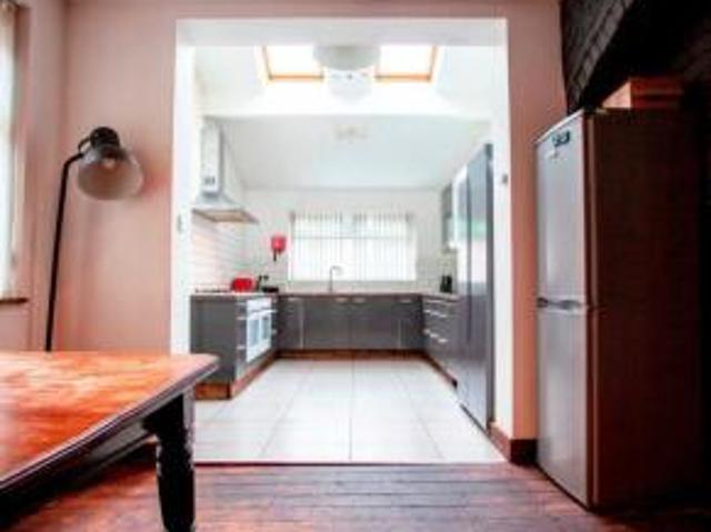 9 bedroom terraced house for rent in Ladybarn Lane, Manchester, M14