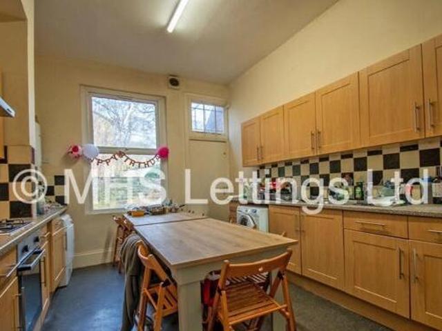 9 Bedroom Terraced House For Rent In Leeds