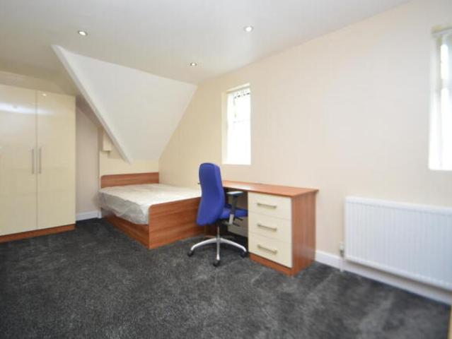 9 bedroom terraced house for rent in St Michaels Villas, Headingley, Leeds, LS6