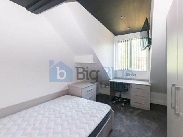 9 bedroom terraced house for rent in Regent Park Terrace, Hyde Park, Prime Location!,LS6