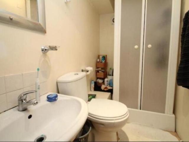 9 bedroom terraced house for rent in Regent Park Terrace, Leeds, West Yorkshire, LS6
