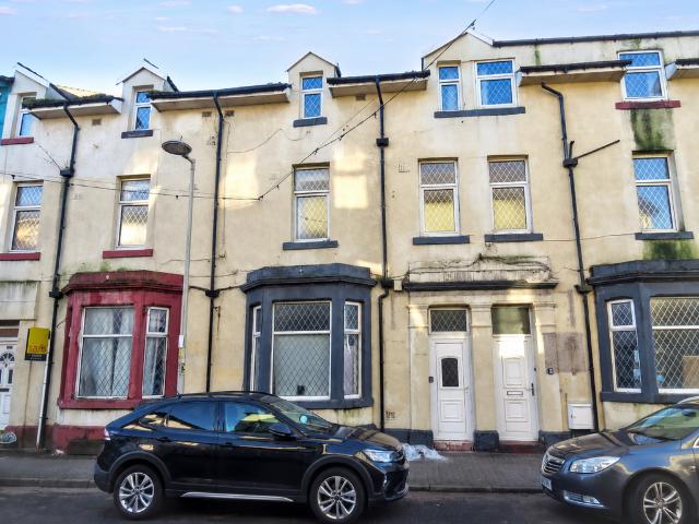 9 bedroom terraced house for sale