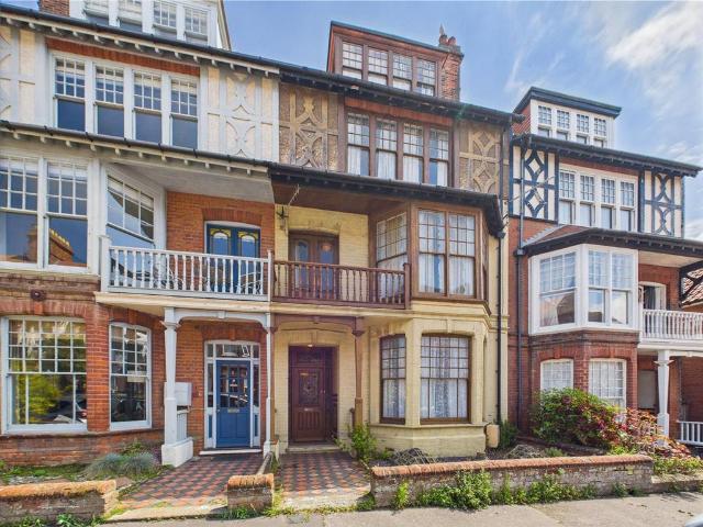 9 bedroom terraced house for sale
