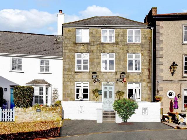9 bedroom terraced house for sale