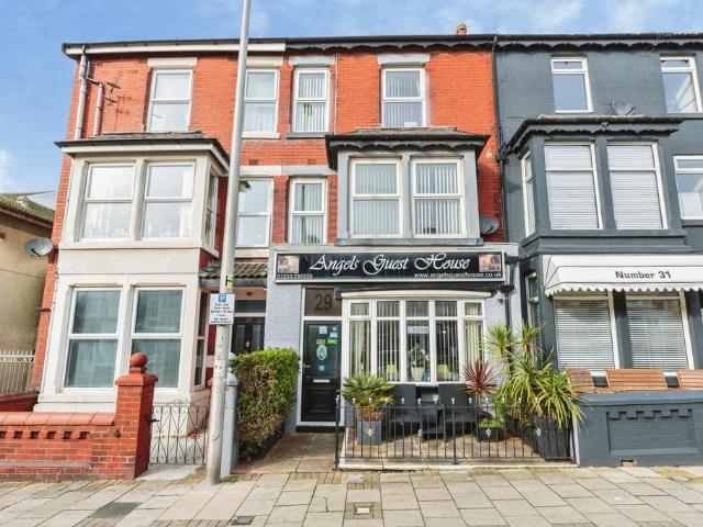 9 bedroom terraced house for sale