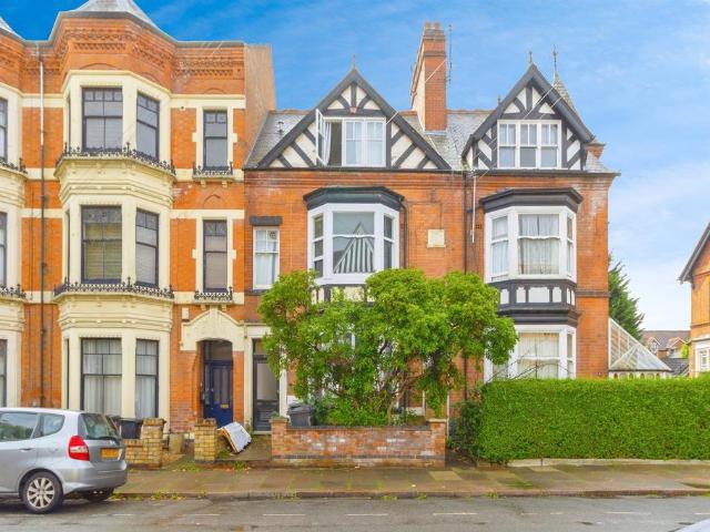 9 bedroom terraced house for sale