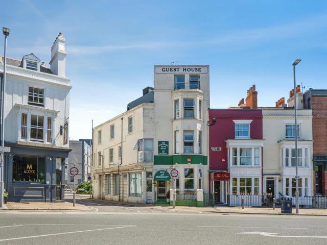 9 bedroom terraced house for sale