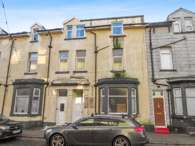 9 bedroom terraced house for sale