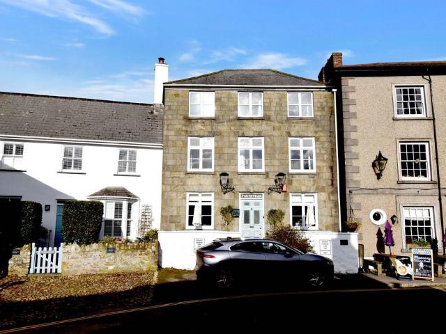 9 bedroom terraced house for sale