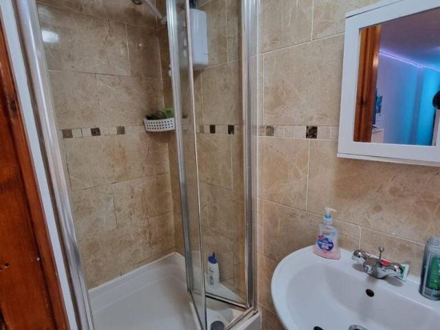 9 bedroom terraced house to rent