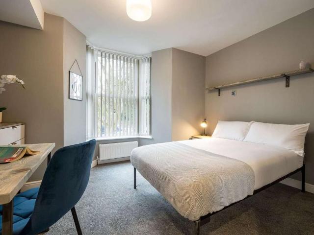 9 bedroom terraced house to rent