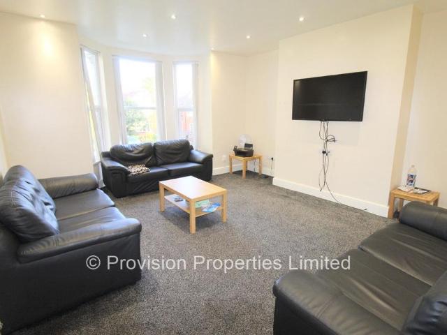 9 bedroom terraced house to rent