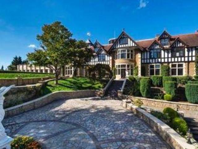 9 Bedrooms Detached house for sale in Warren Lane, Oxshott, Surrey KT22