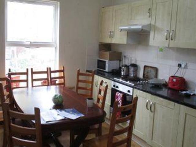 9 Bedrooms for rent in Cardigan Road, Hyde Park, Leeds LS6
