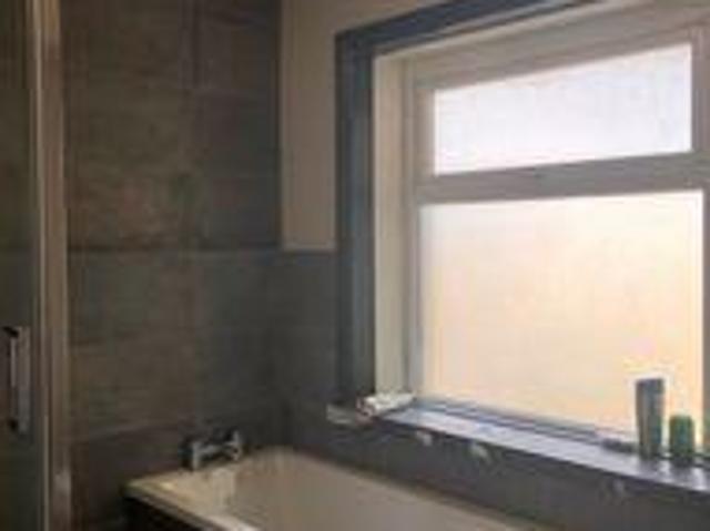 9 Bedrooms for rent in Claremont, West Yorkshire BD5