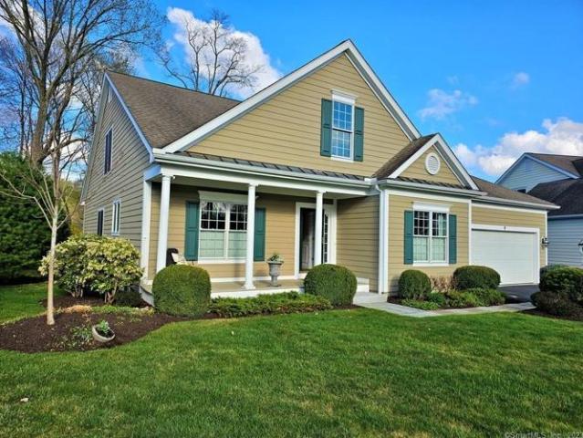 9 Black Swan Ct, Brookfield, CT 06804