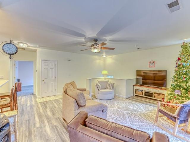 9 Blueberry Hill Rd Unit 8, Plymouth, NH 03264