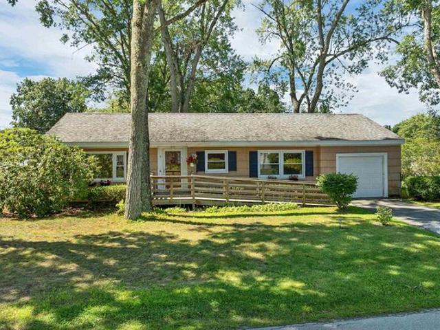9 Bond St, Hudson, NH 03051
