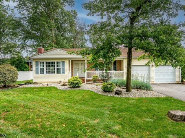9 Boxwood Rd