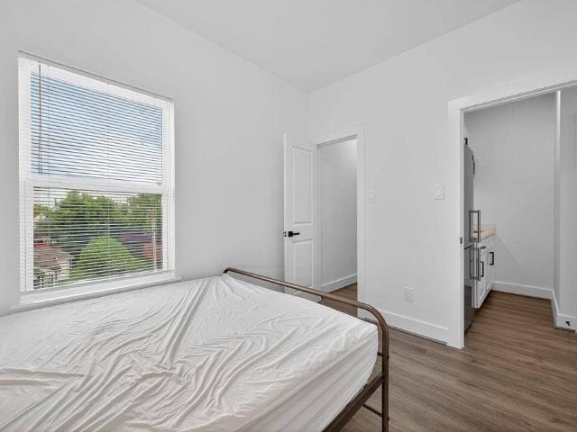 9 BR in Houston