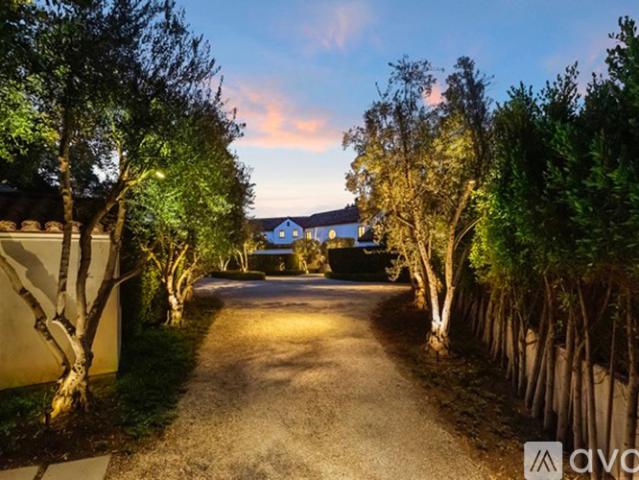 9 BR, 14 BA Apartment 8159 Hollywood Blvd, West Hollywood, CA 90069