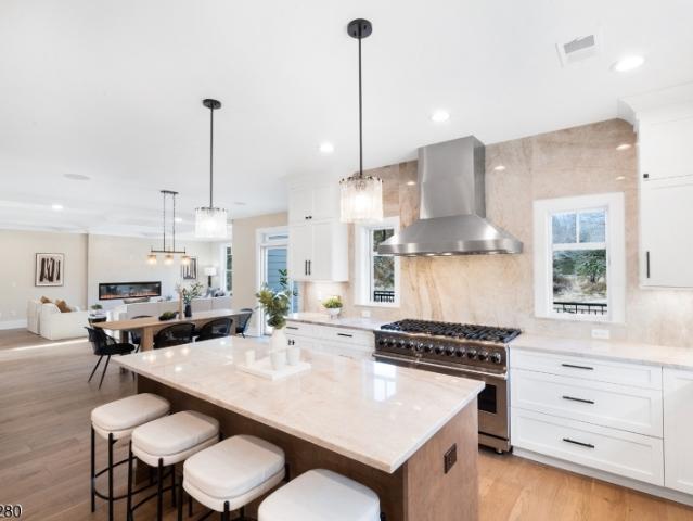 9 Brookside Dr