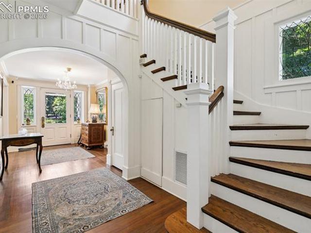9 Broadmoor Avenue