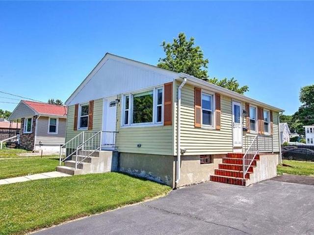 9 Custer Ave, Johnston, RI 02919
