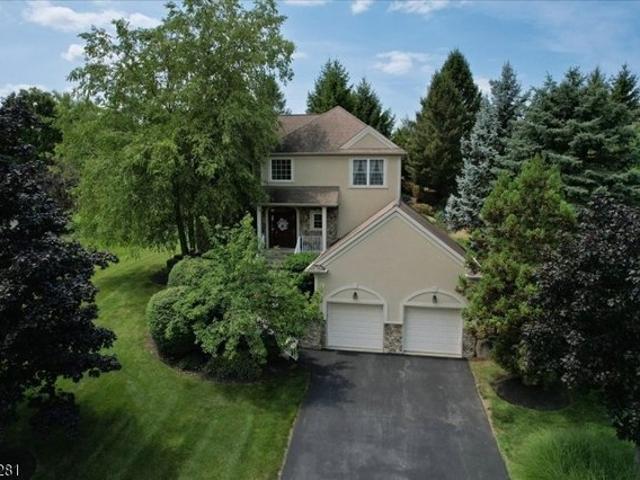 9 Cypress Ln, Hardyston, NJ 07419