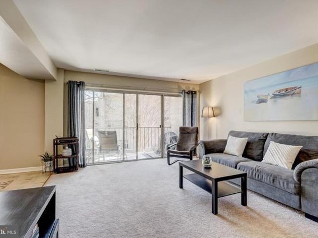 9 Canterbury Sq Apt 201, Alexandria, VA 22304