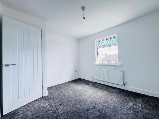 9 Carmeen Drive, Rathcoole, Newtownabbey, BT37 9DJ